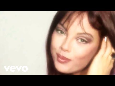 Ebru Gundes - Firtinalar (Official Music Video)