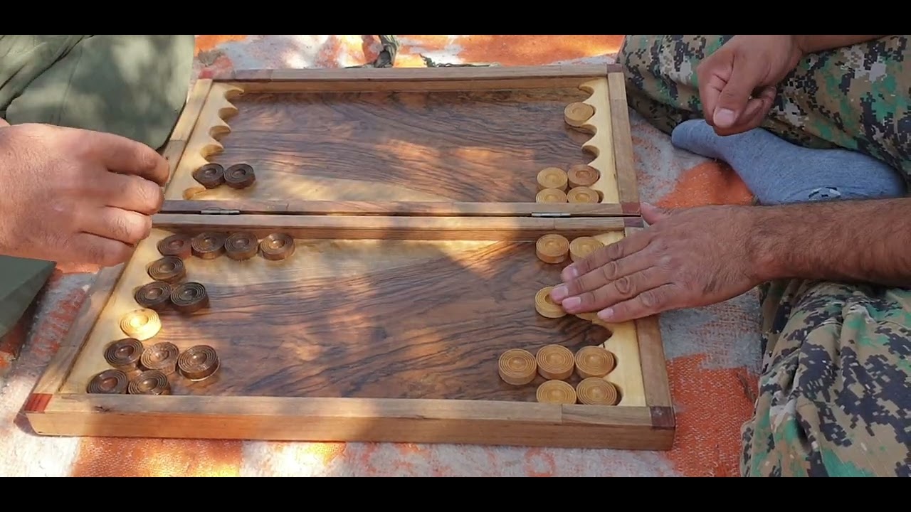 The ancient game of backgammon👌👌 - YouTube