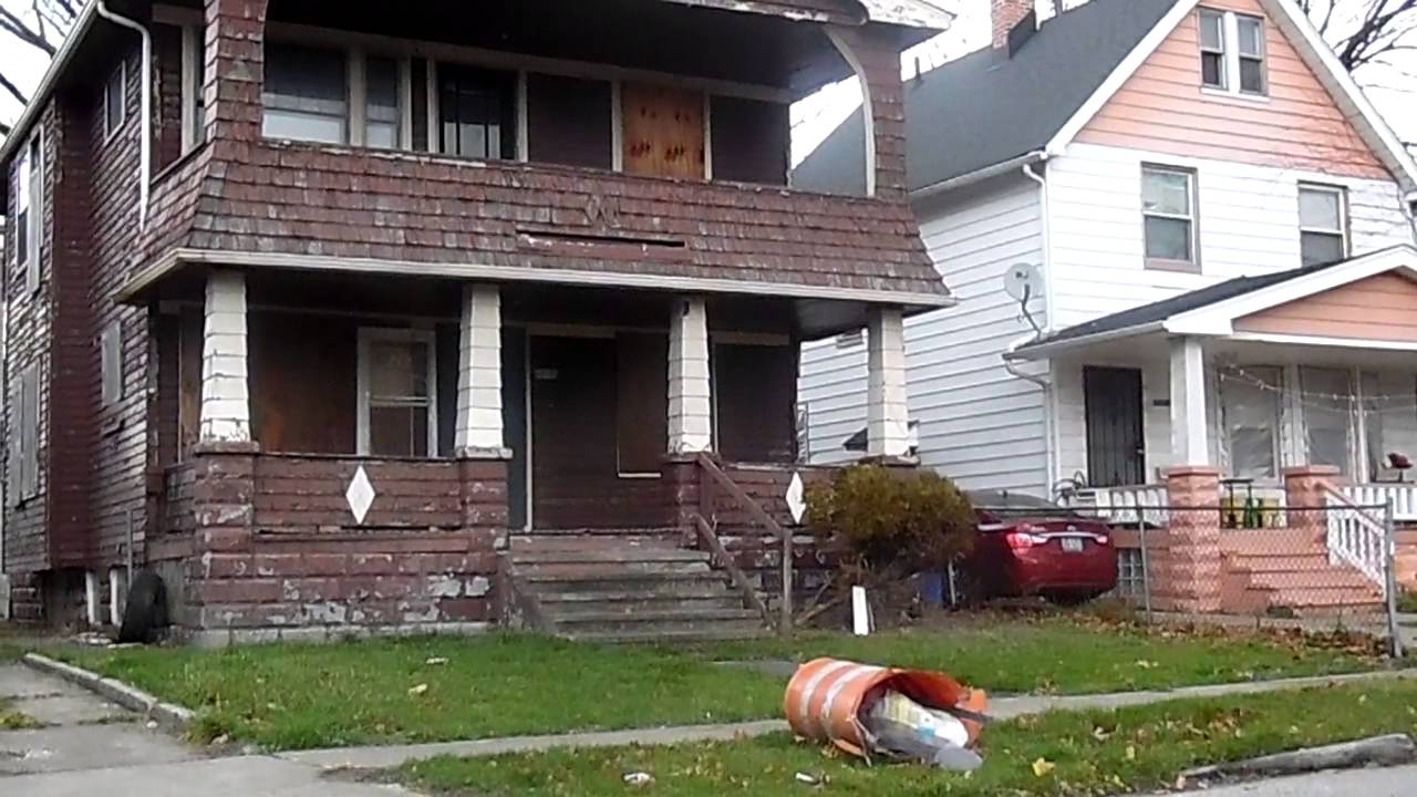 Rundown dilapidated house In Cleveland Ohio - YouTube