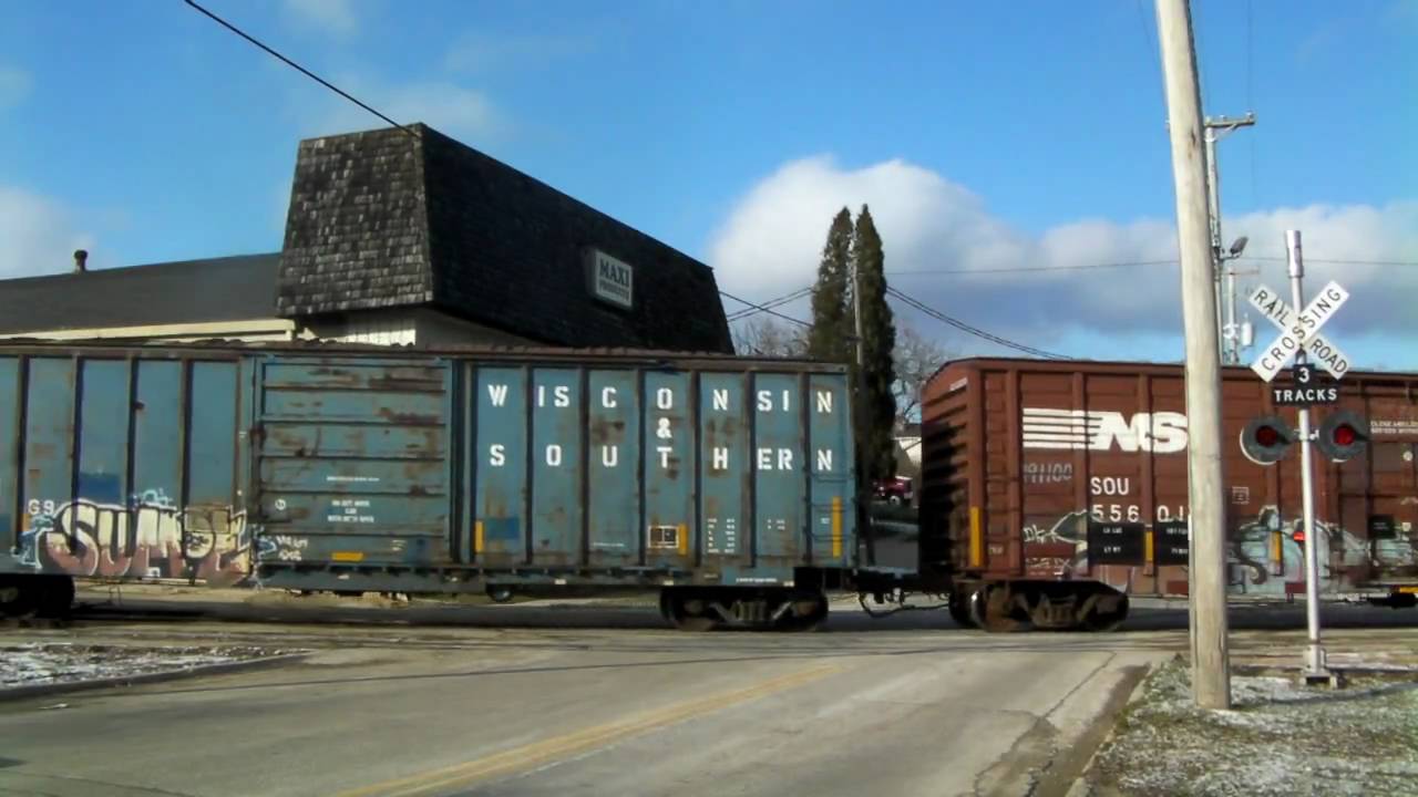 WSOR 3804 Switching - Janesville, WI - YouTube