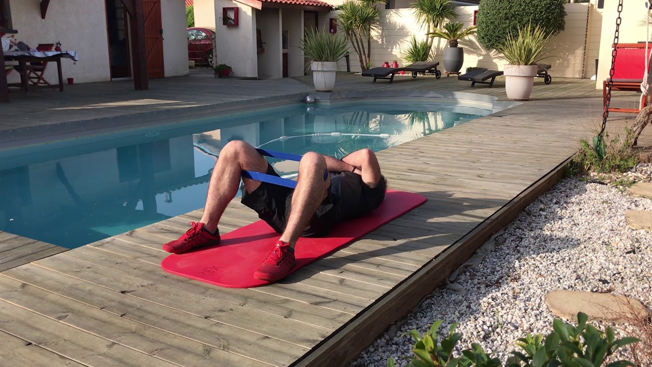 Ponté pelvien + rotation externe isométrique - YouTube