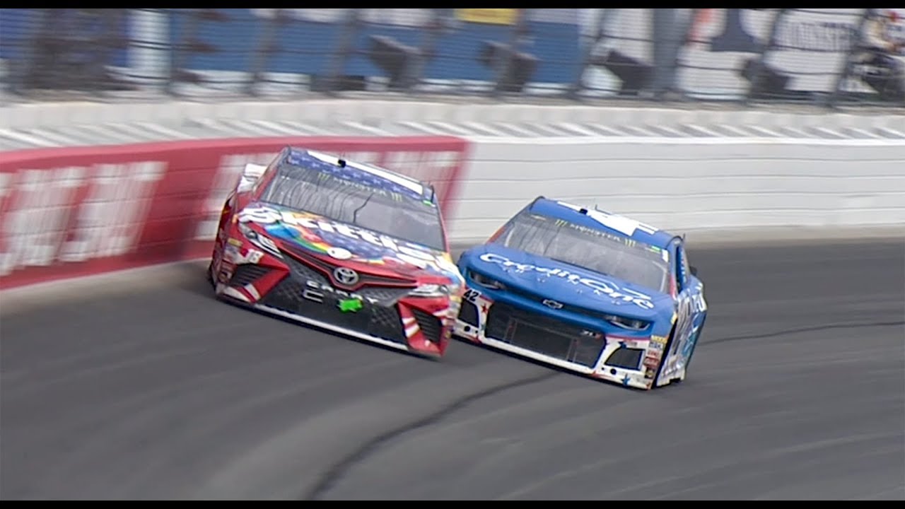 'Slide job!' Relive the thrilling 2018 Chicagoland finish - YouTube