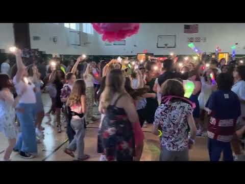 7th grade end of year dance for Newtown Middle School - YouTube