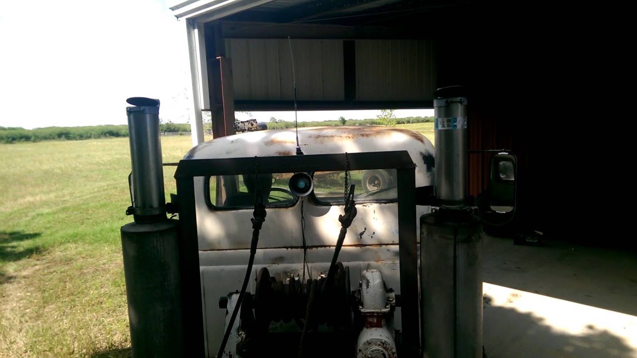 Sound up! 1964 international R220, Red Diamond 501 engine, dual stacks ...