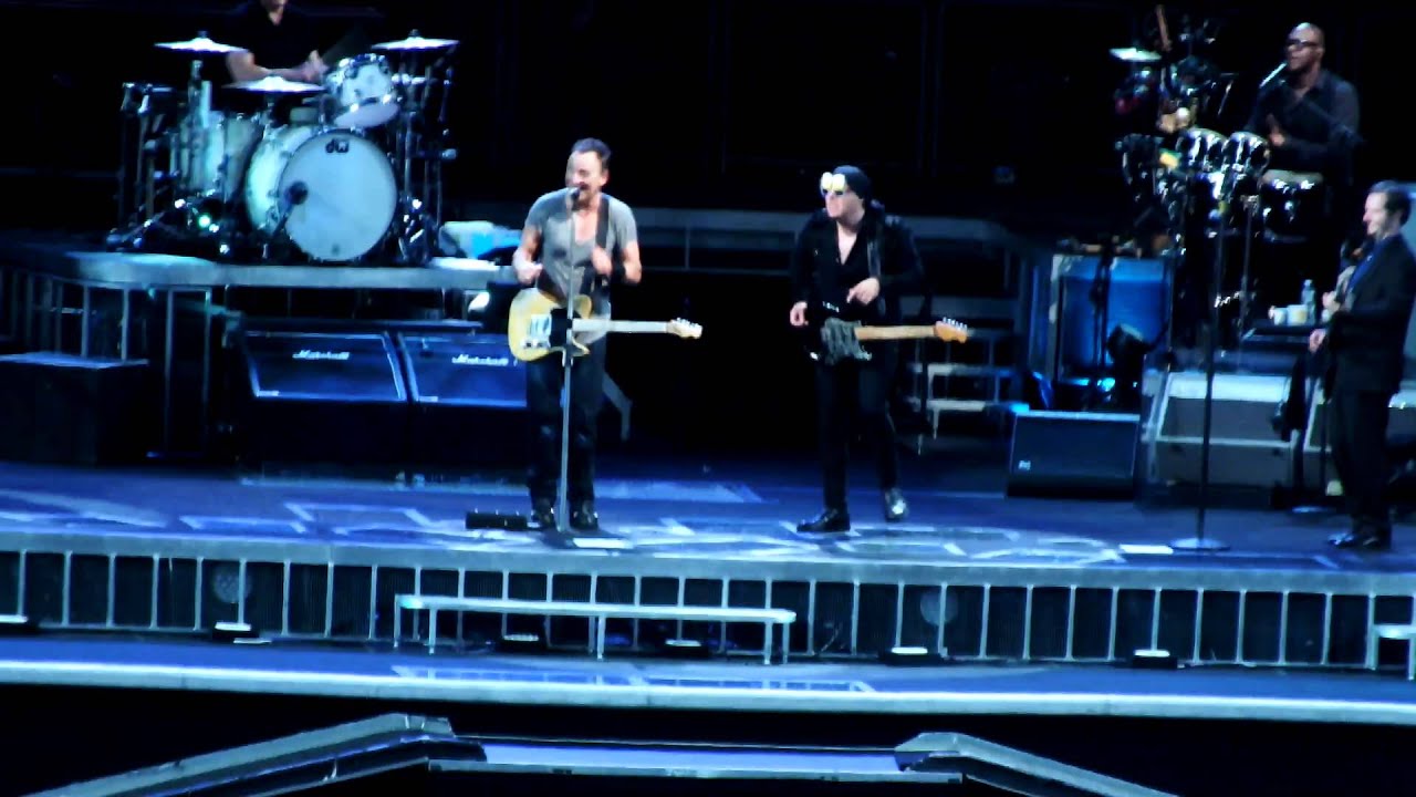 Bruce Springsteen - Etihad Stadium Manchester 2012 Twist and shout ...