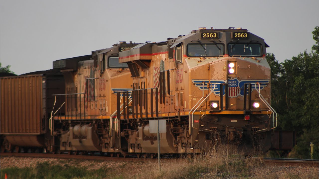 5-25-23: UP coal train in East Saint Louis IL - YouTube
