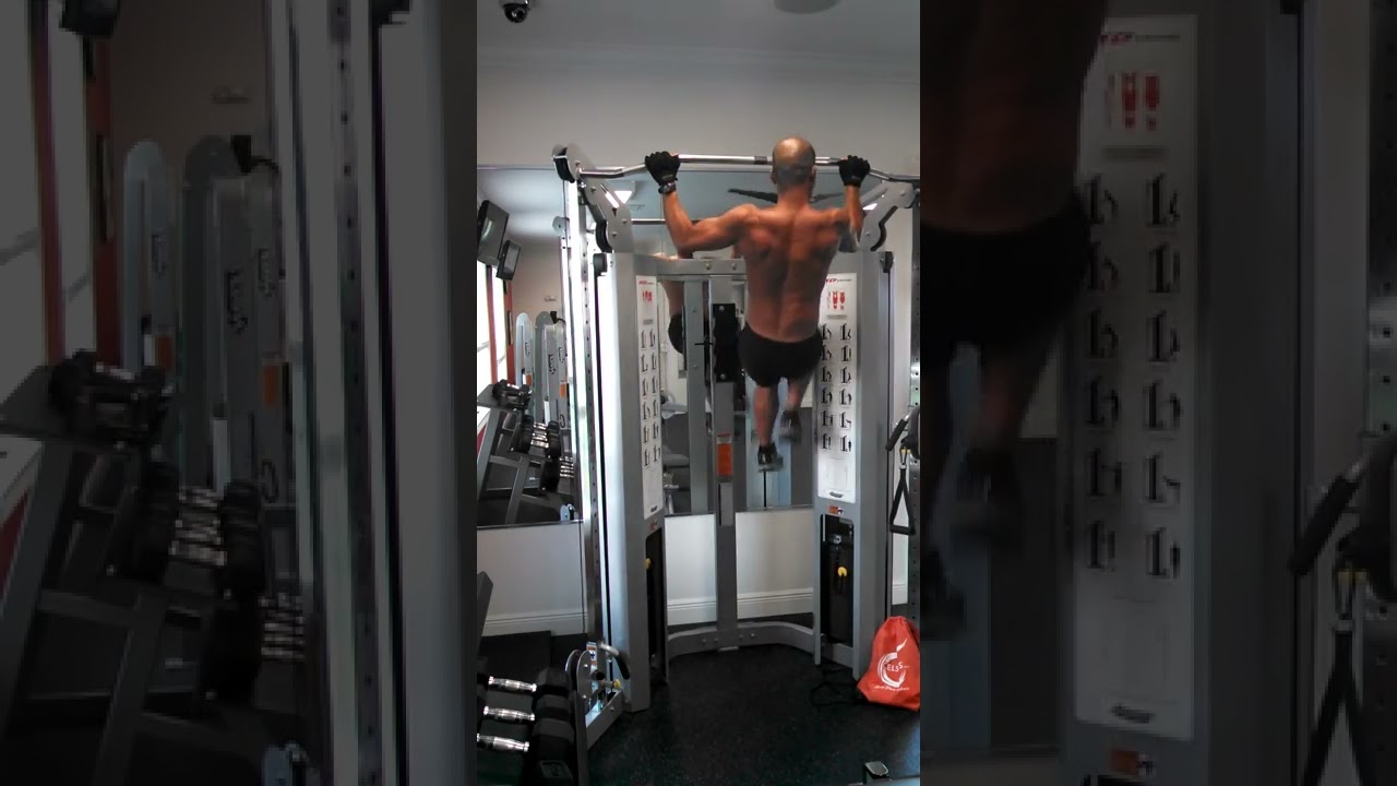 Pull Ups - Typewriter - YouTube