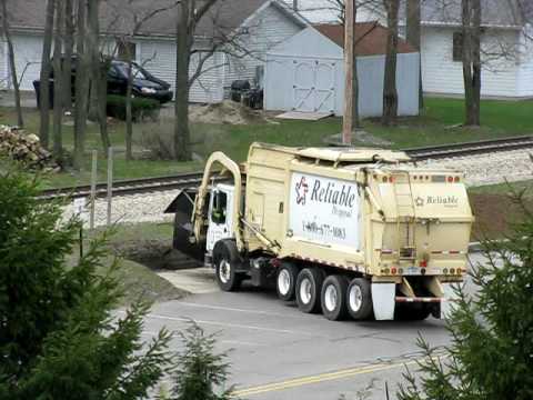 Reliable Disposal, New Buffalo Michigan garbage day - YouTube