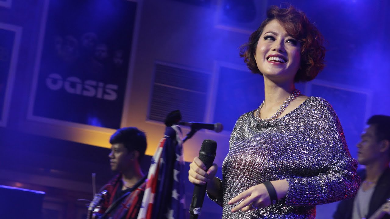 Constantine Band - Selingkuh (Live @ Kemang - Press Conference) - YouTube