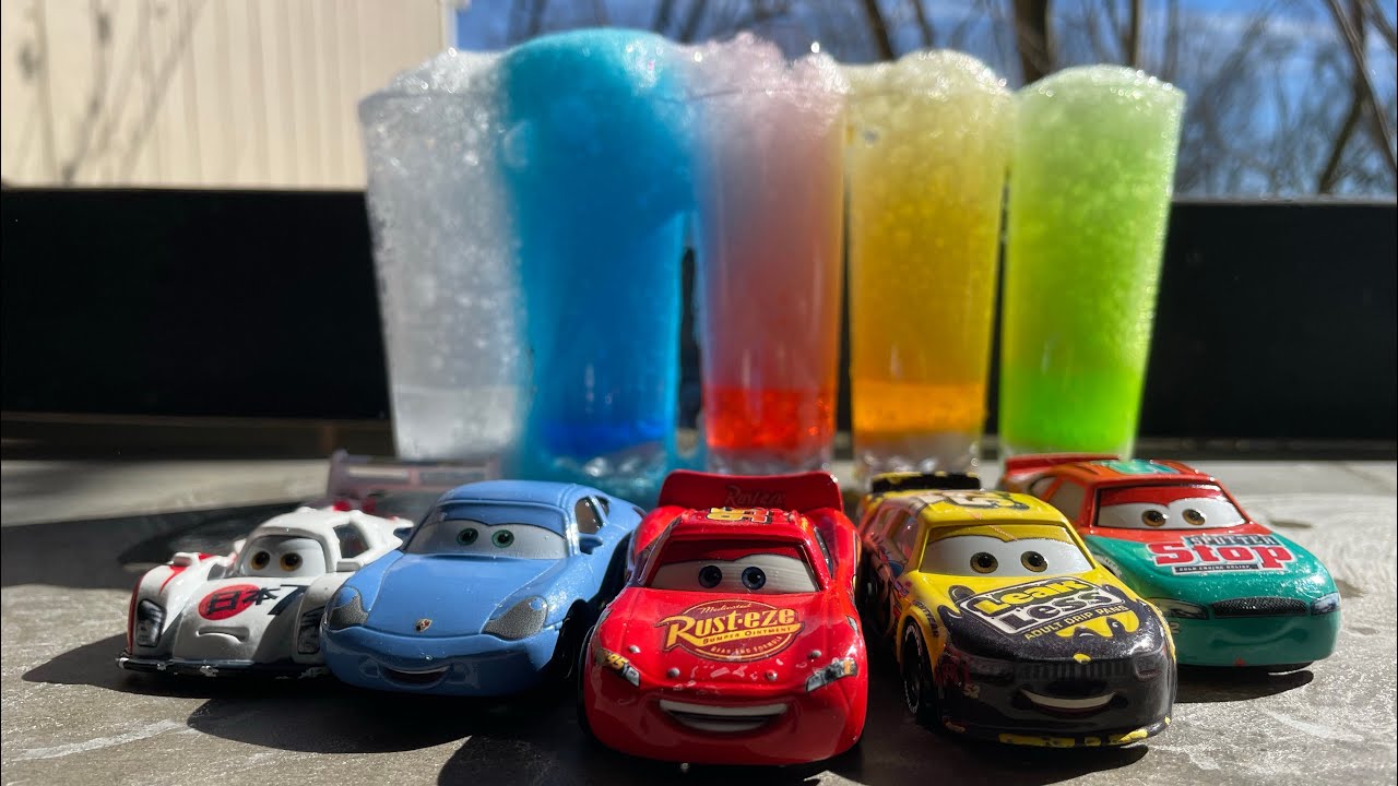 Looking for lightning McQueen, tow mater, Sally, sheriff, Mack, Murray ...