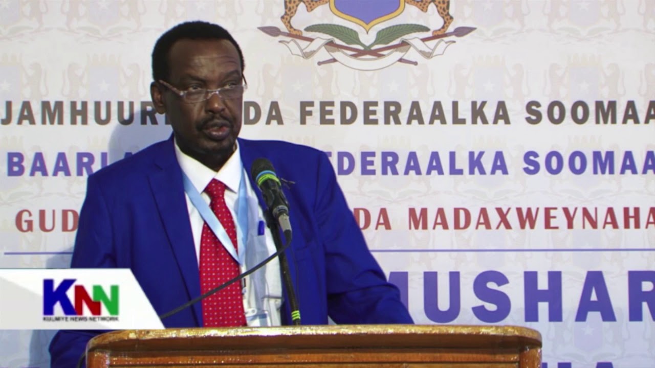 BASHIIR RAAGE "CUMAR FINISH MA AHAN YES-MAN". - YouTube