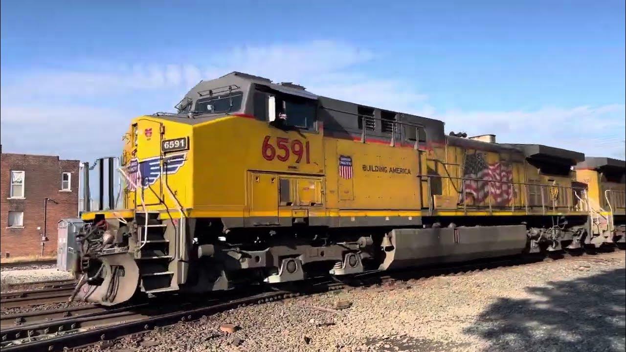 CSX I131 clears Muncie - YouTube