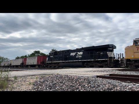 UP 8581 leads a Herzog ballest Train though West Point Texas with NS trailing 3 - YouTube
