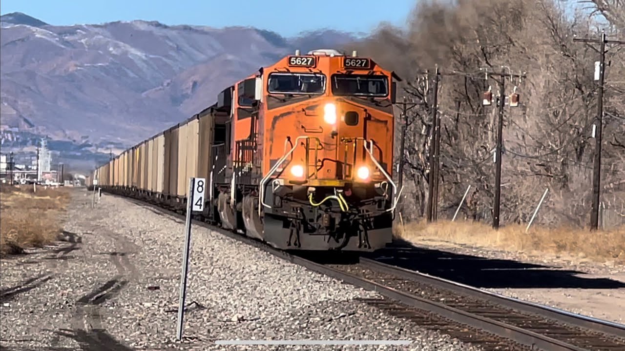 BNSF #5627 AC4400CW Lead’s The SB C-NAMSPT0-86D With Missing The Front ...