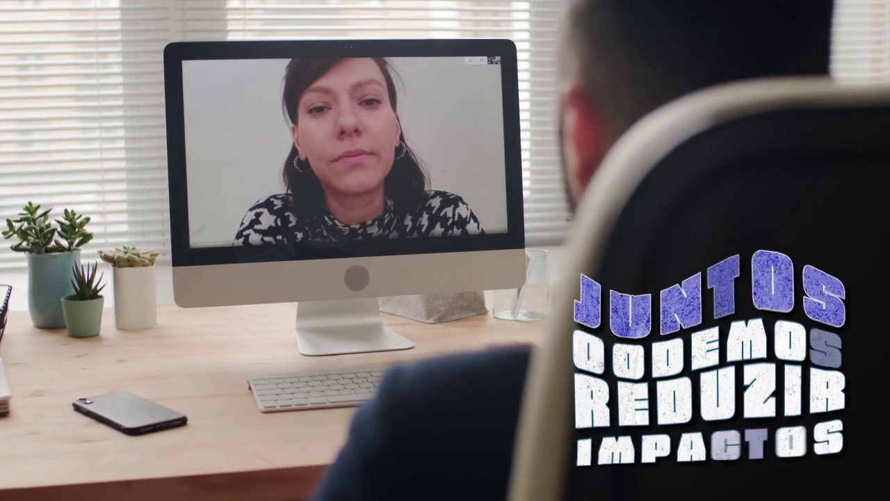 Bluehook: Crises não derrubam boa ideias. - YouTube