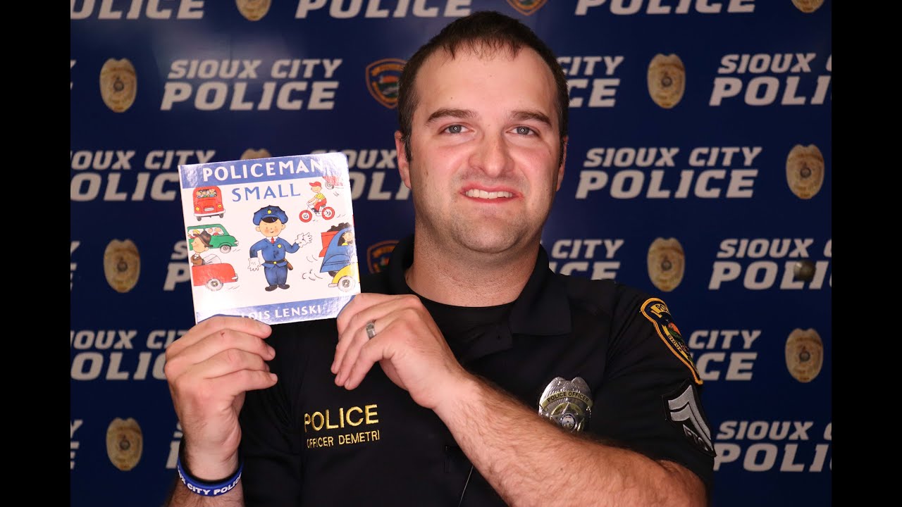SCPD Reads - Policeman Small - YouTube