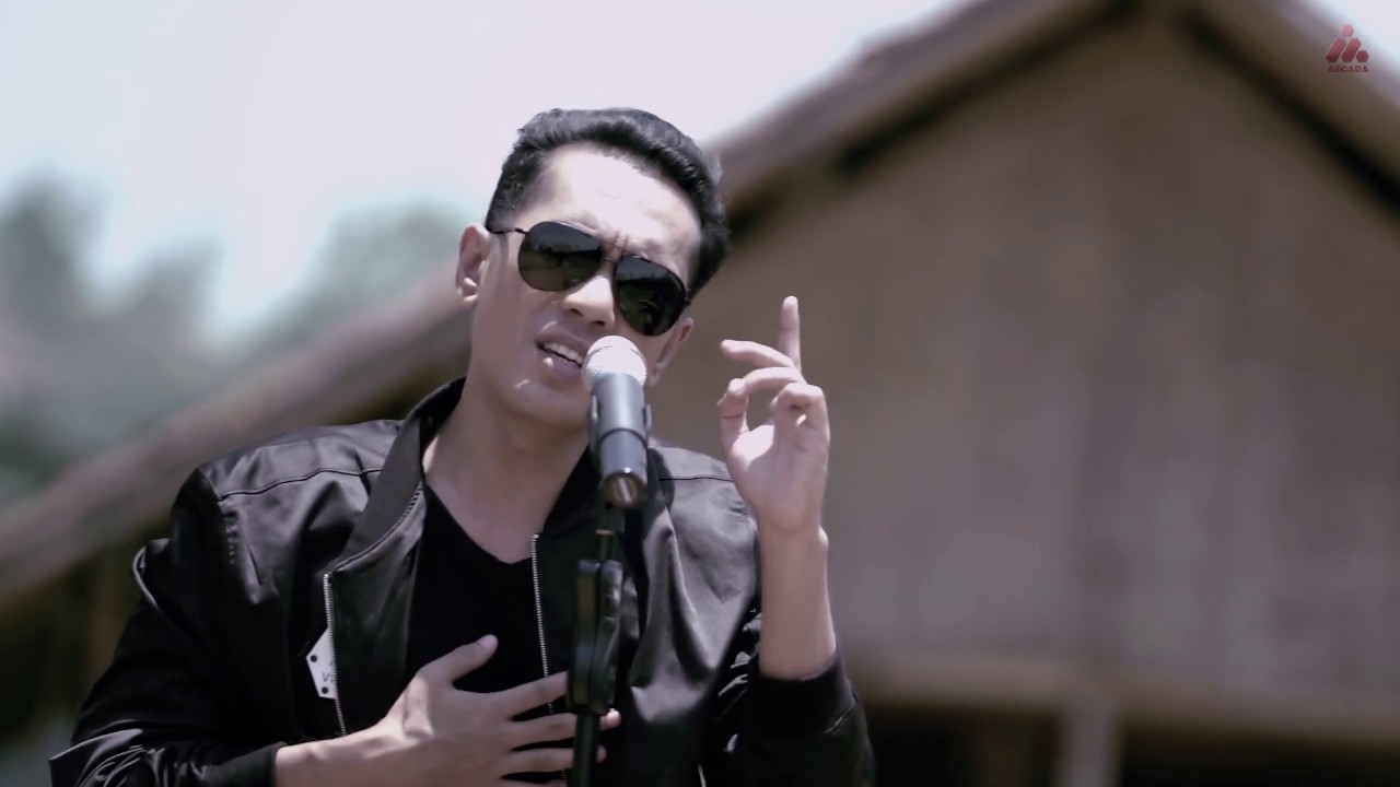 Asbak Band - Kau Seperti Pelangi (Official Video) - YouTube