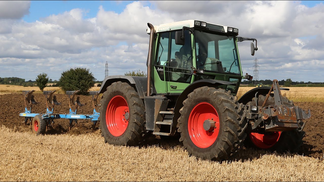 Super-rare modern classic Fendt Xylon 524 systems tractor ploughing ...