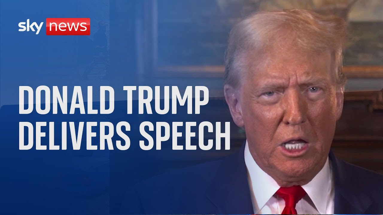 Former US President Donald Trump delivers a speech with House Speaker ...