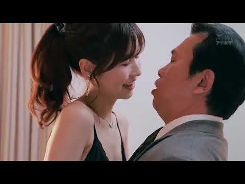 cô trưởng phòng Momo Sakura thiếu thốn chuyện tình dục liền gạ anh nhân viên về nhà và cái kết