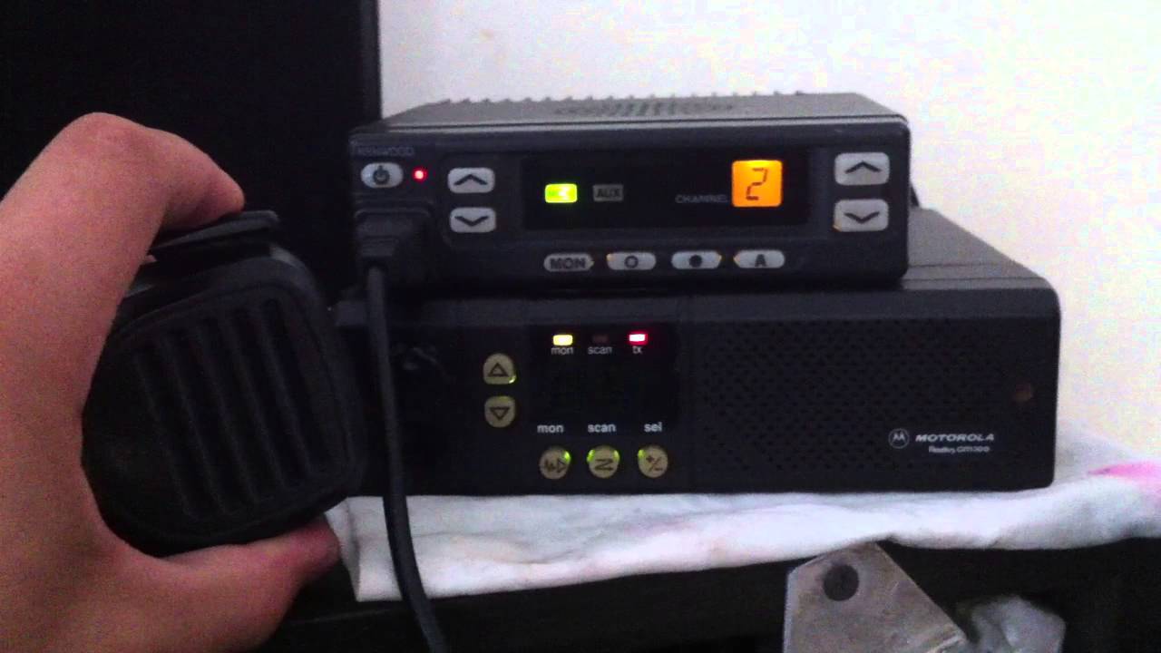 Kenwood KG-862 with MDC 1200 ID - YouTube