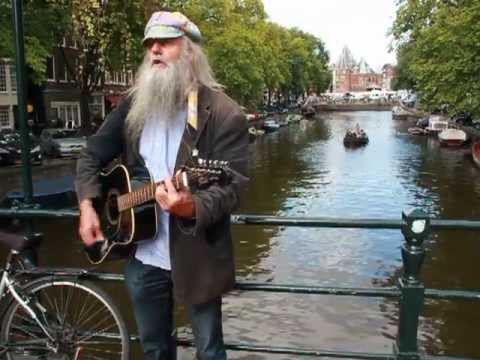 Land van Maas en Waal (Boudewijn de groot) cover by a Busker in ...