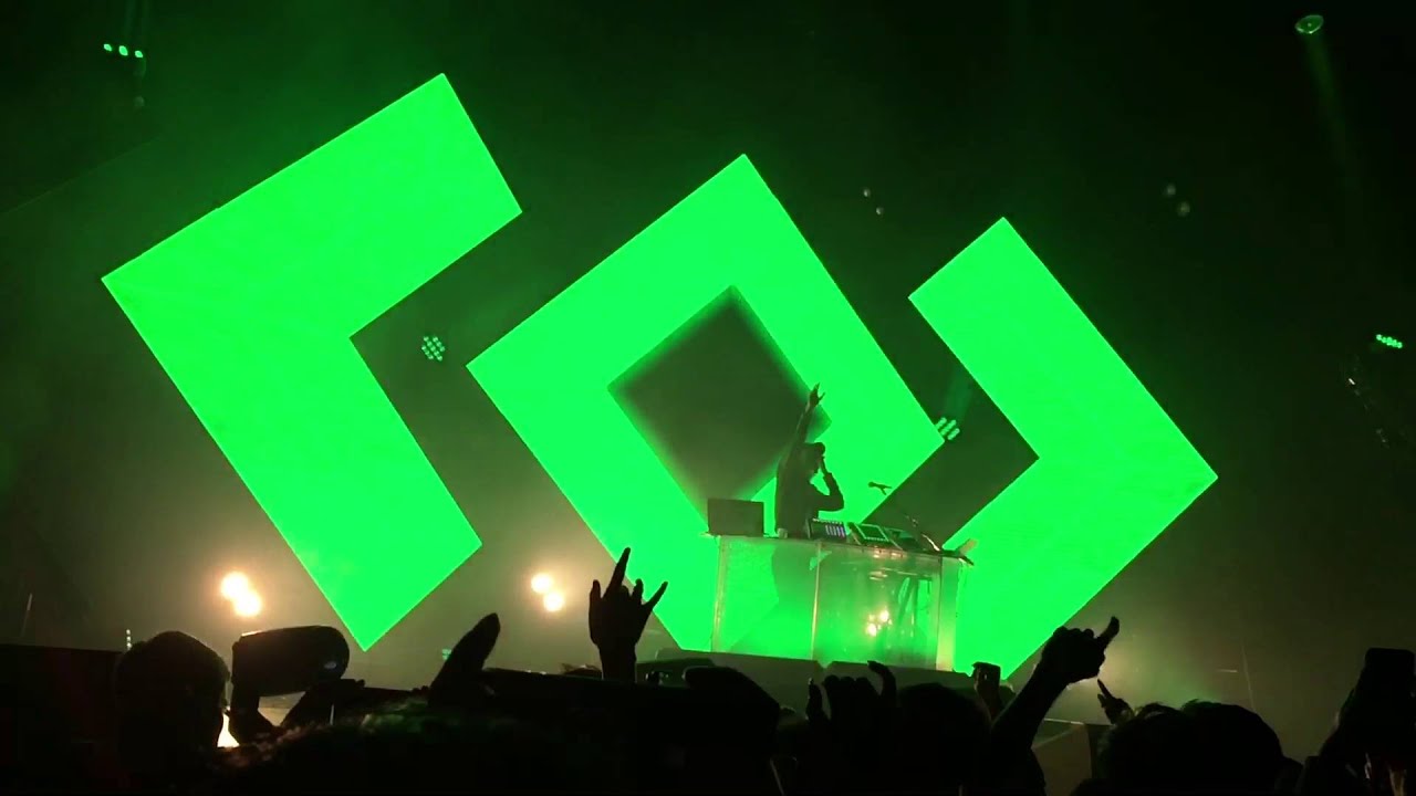 Madeon - The City (Live) @ Club Nokia in Los Angeles 1-22-16 - YouTube