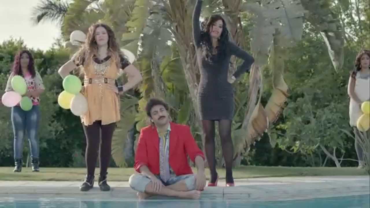 رقص دنيا سمير غانم على اغنية هيصه في لهفه ومشادة مع الموديل Youtube