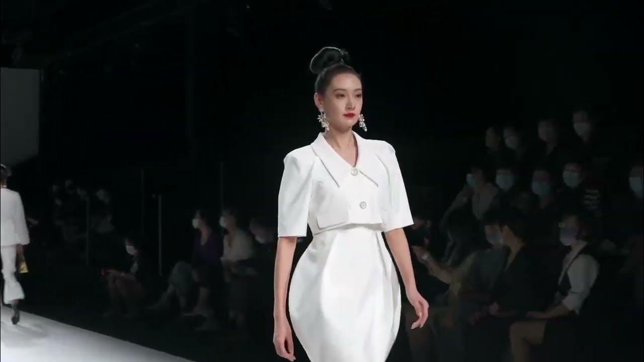 SS2023上海时装周SIFS现场直击 idol lady重新定义 - YouTube