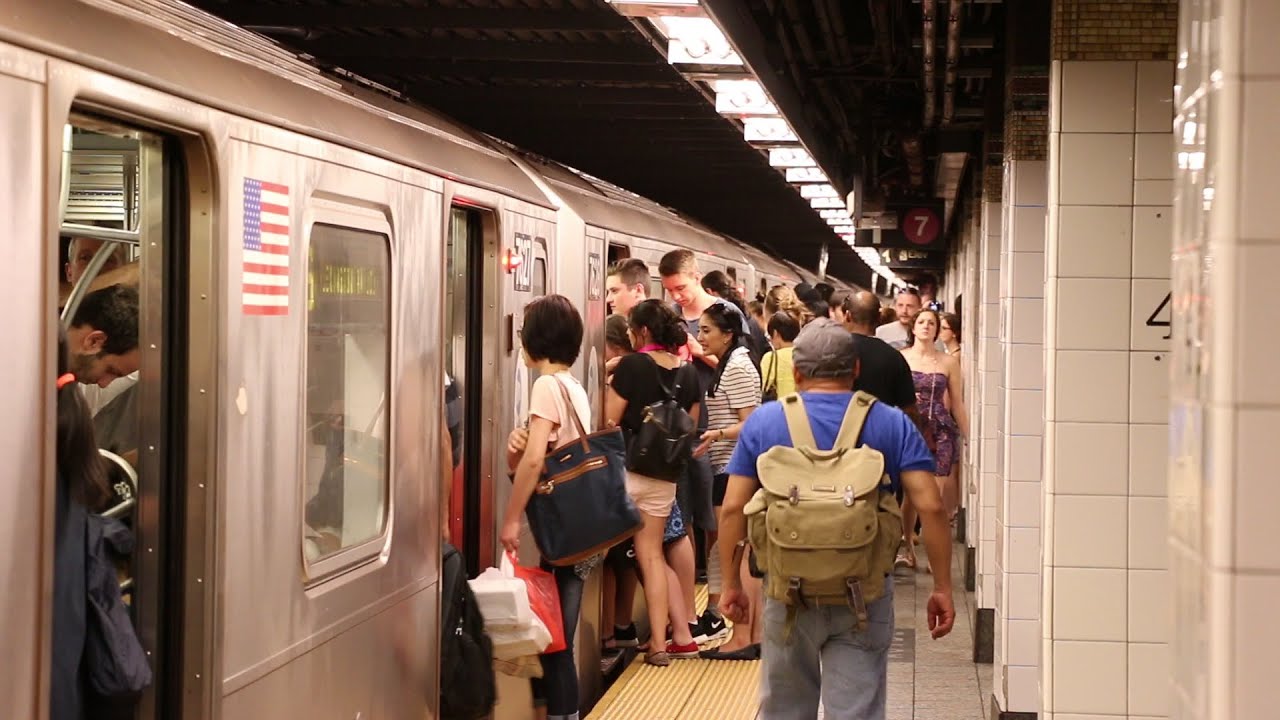 NYC Subway: Saturday Crowds at Grand Central on the IRT Lex Av Line ...
