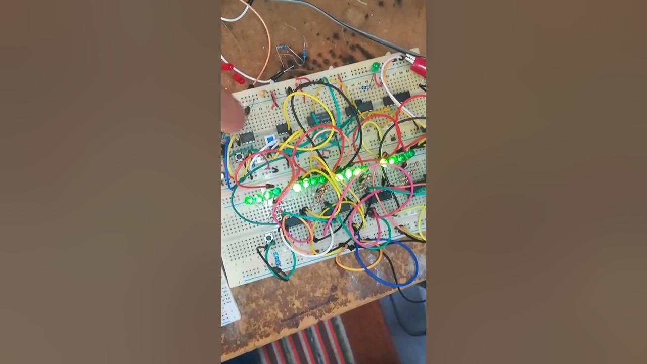 Montagem de 4 Program counters e tutorial de AT27C512R Ben Eater - YouTube