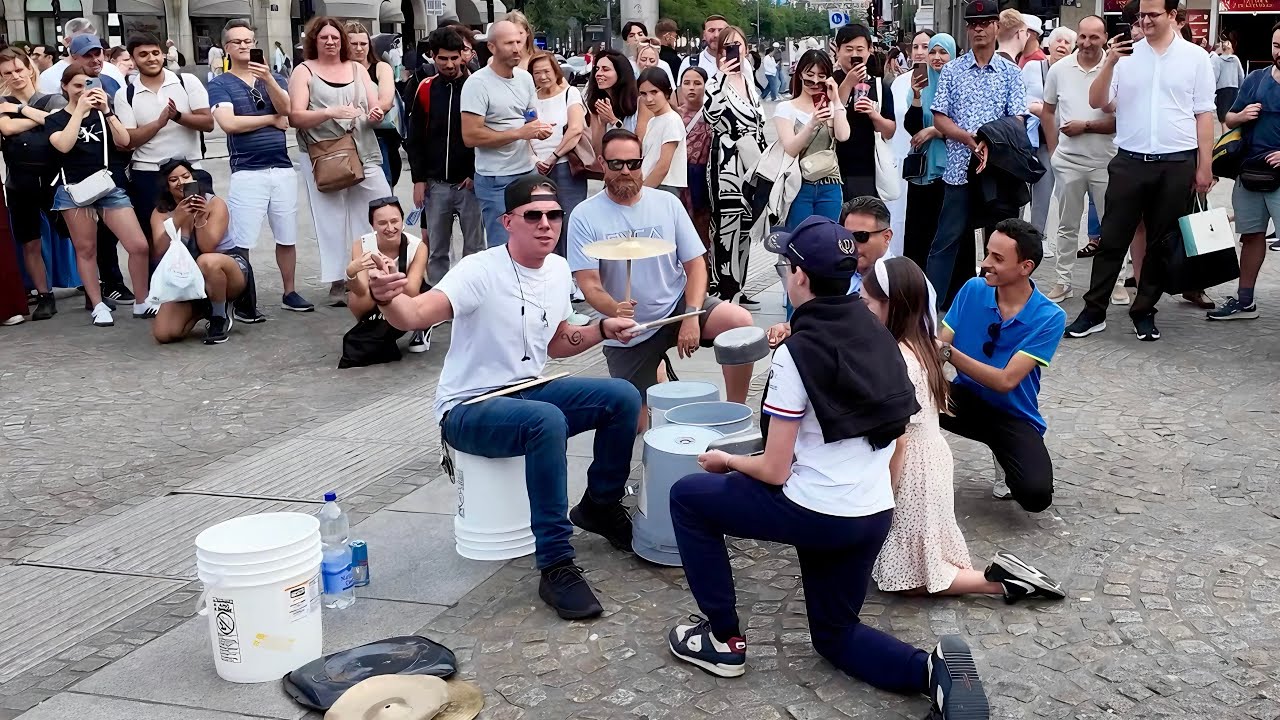 Crowd Goes Wild Watching This Bucket Drummer in Amsterdam! - YouTube