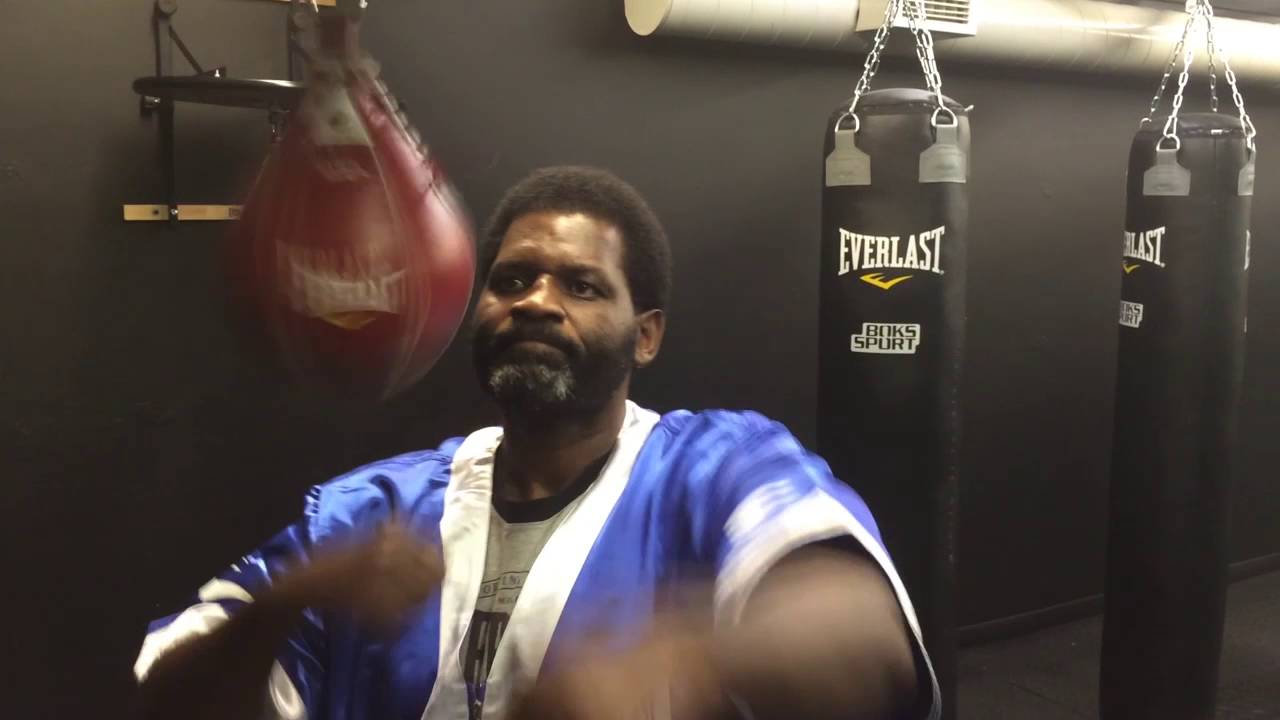 Buster Mathis Jr. hits the speed bag - YouTube