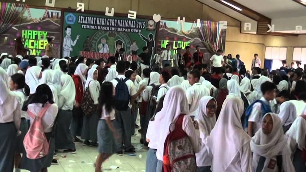 ATTACK FROM OWL (AFO) at Aula SMK Yadika11 - 2015 - YouTube