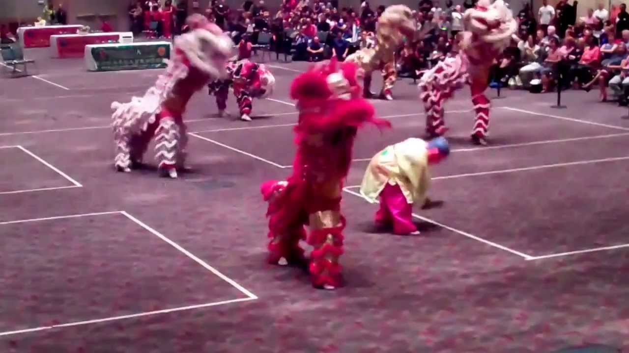 Lion Dance from the 2010 Legends of Kung Fu Tournament - YouTube