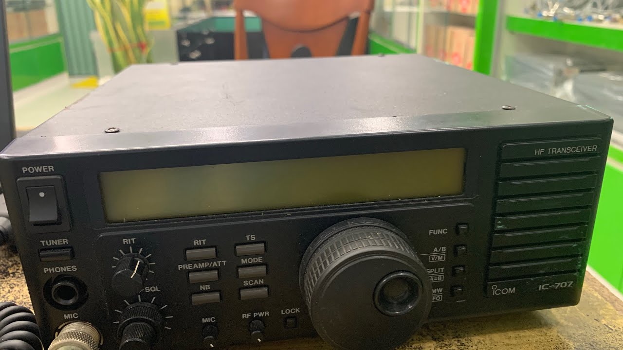 Icom 707 sử dụng 10 năm vẫn còn đẹp như máy mới mua - YouTube
