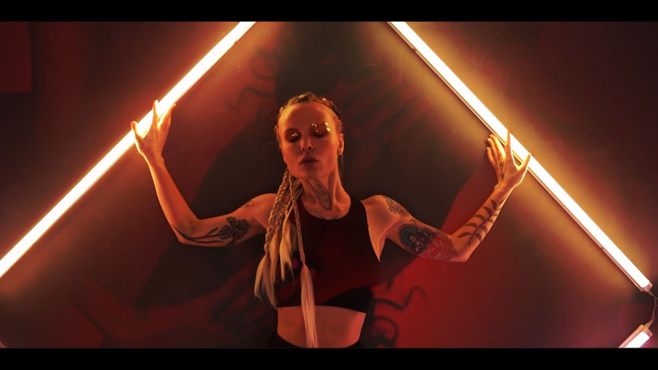 YINNY x JGAO - Body Next To Me (Music Video) - YouTube