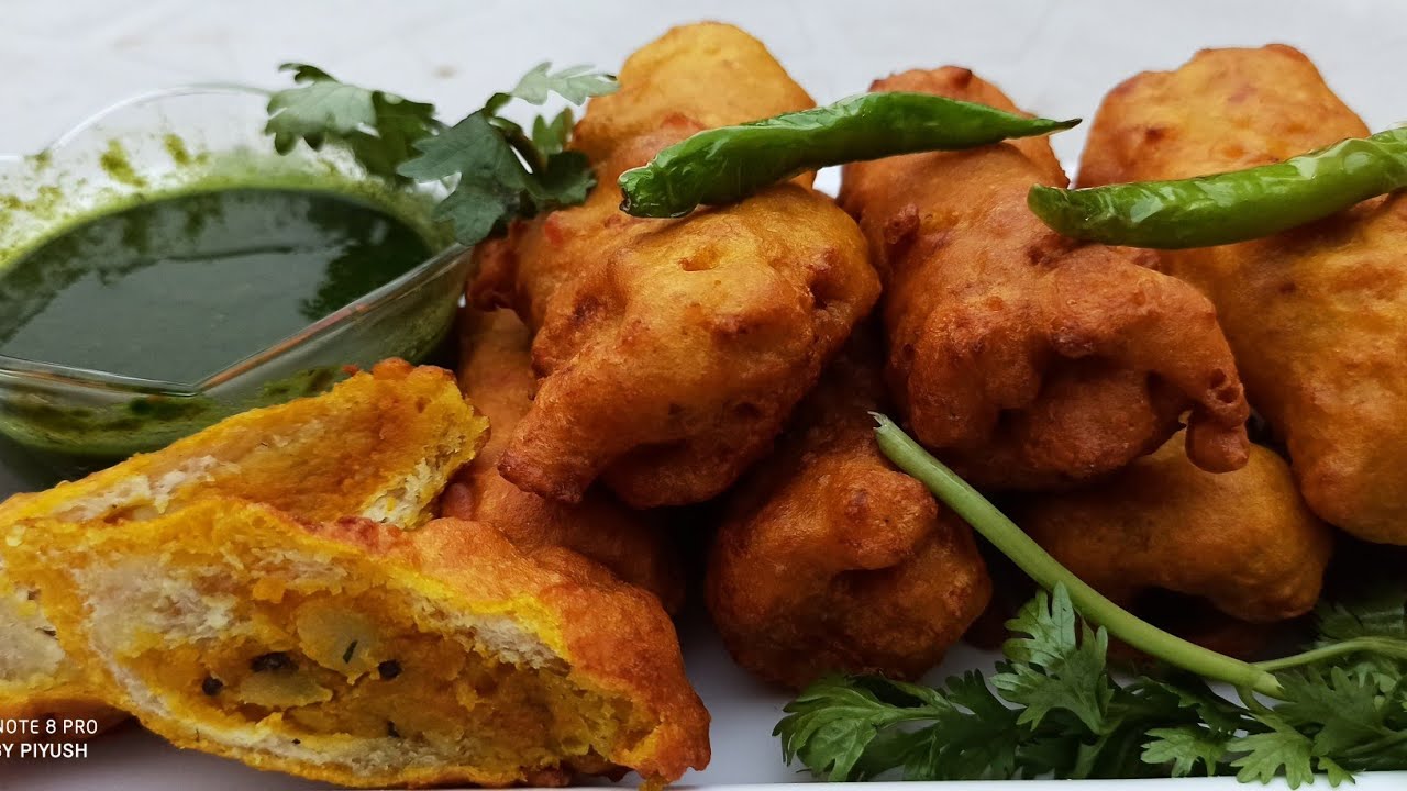 Vada pav roll | Mumbai's special vada pav | वडा पाव रोल - YouTube