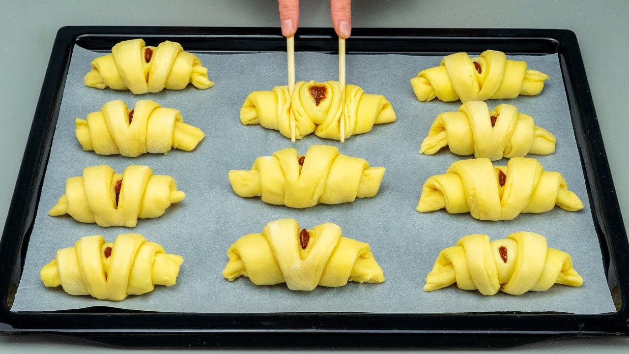 Perfect homemade croissants - with 2 sushi sticks! - YouTube