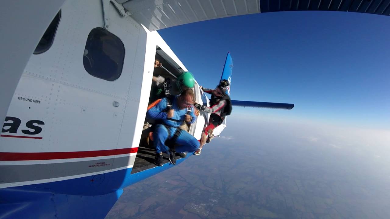 Some skydiving exits from the wing cam - YouTube