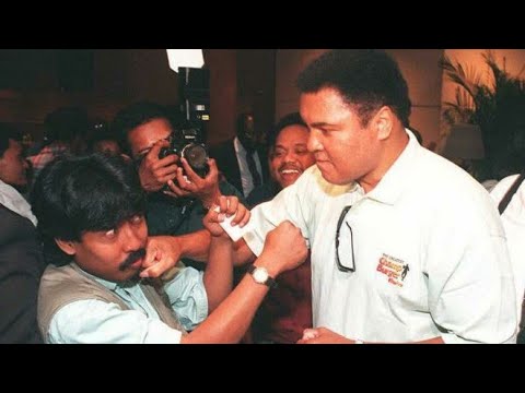 Kunjungan Petinju Muhammad Ali di Indonesia (1996) - YouTube