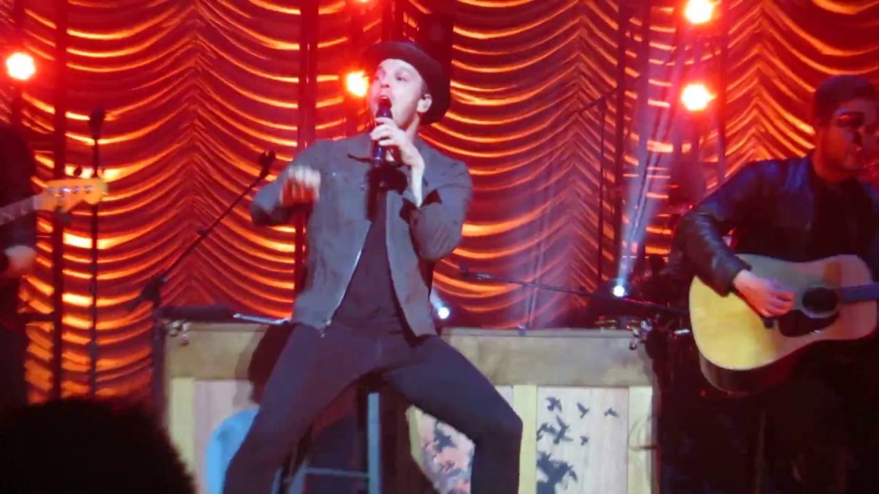 Gavin DeGraw -- "In Love With A Girl" - YouTube