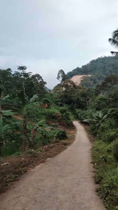 Jalan alternatif membelah gunung - YouTube