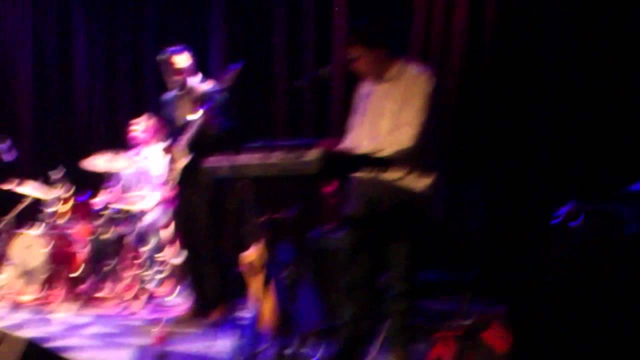 Valley of Tears - Smoke Box (Buddy Holly Cover).mp4 - YouTube