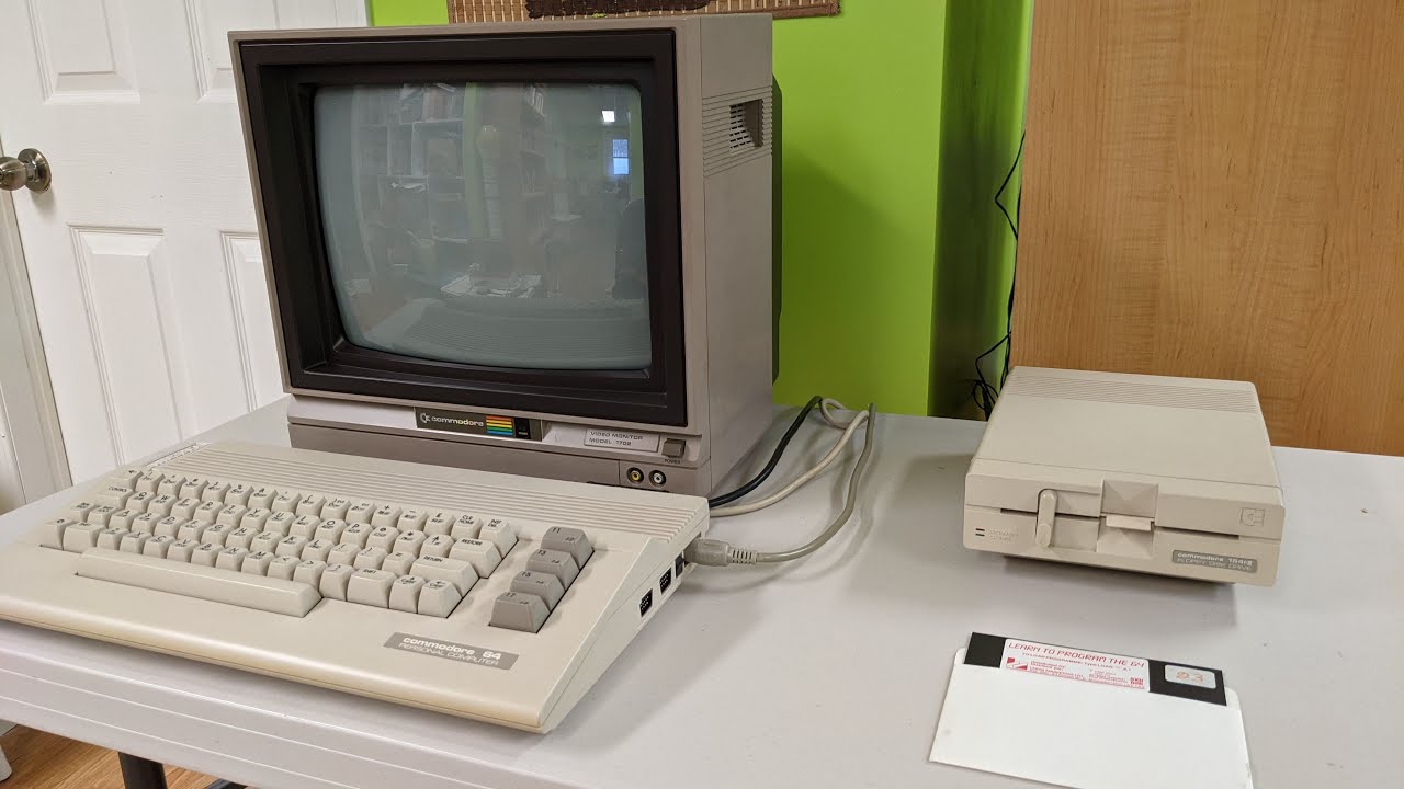 Commodore 64 - Floppy Disk Drive 1541 II and Keyboard - YouTube