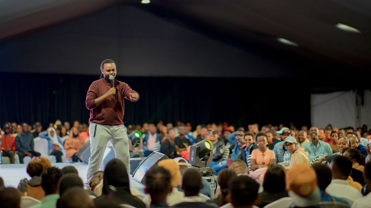 Rusine yasekeje Abantu mugitaramo iwacu comedy baratembagara rebanawe🤣🤣 ...