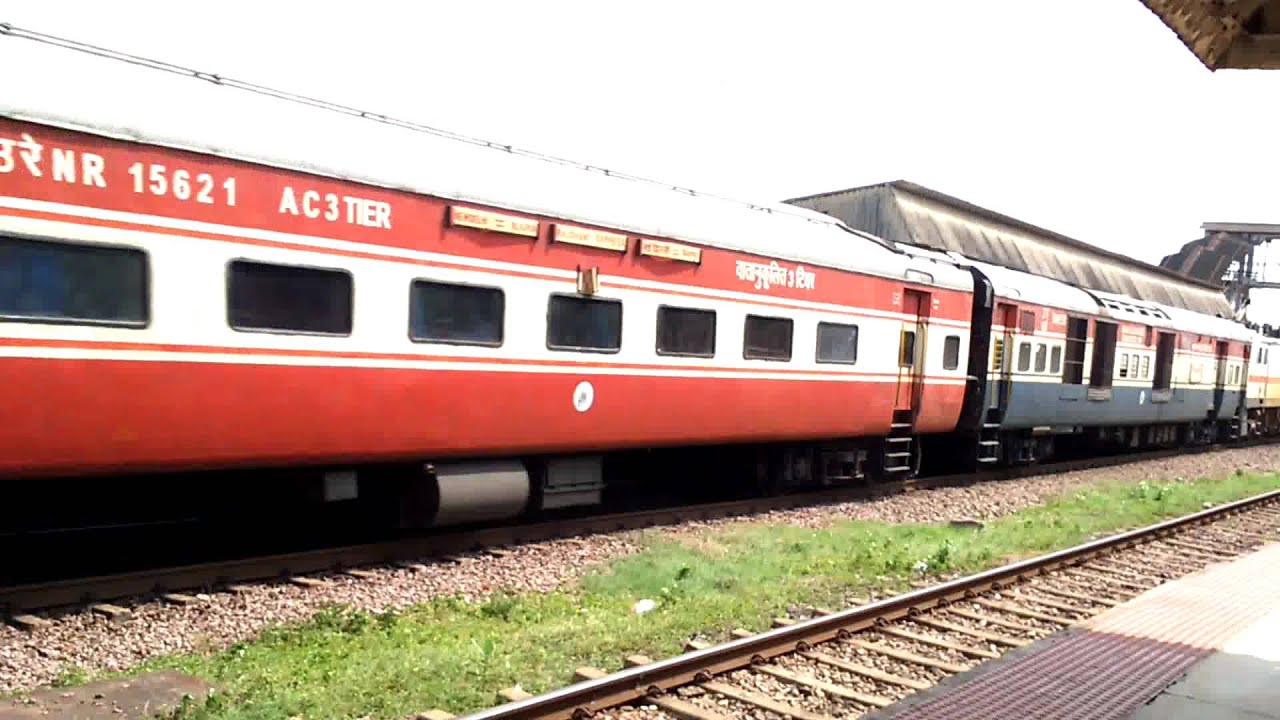 12442 New Delhi Bilaspur Rajdhani express with WAP-7 AJNI (AQ) 30270 ...