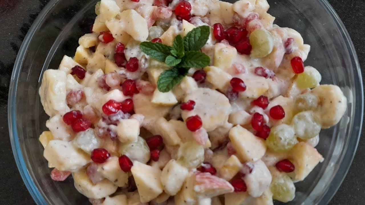 Fresh & Creamy Fruit Chaat Recipe | Special Fruit Chaat Recipe ...