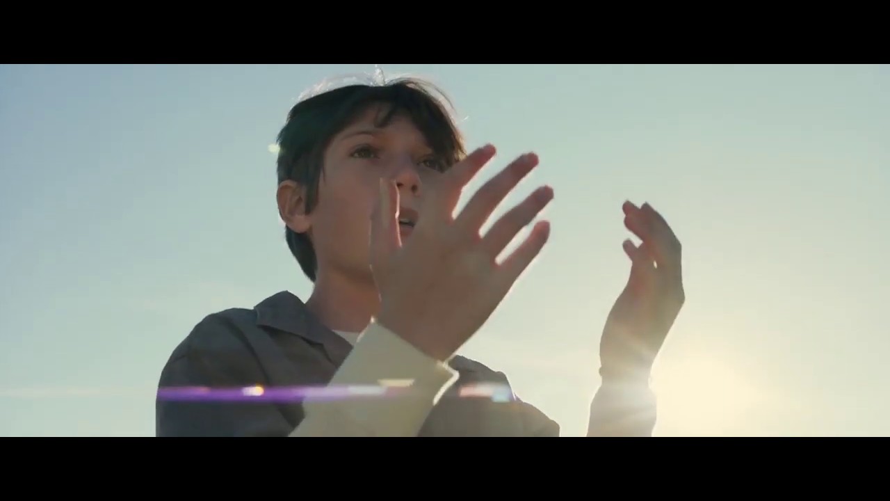 Is Brightburn's Brandon Breyer more powerful than Superman? - YouTube