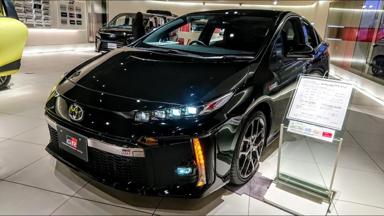 TOYOTA PRIUS PHV GR Sport プリウスPHV GRスポーツ - YouTube